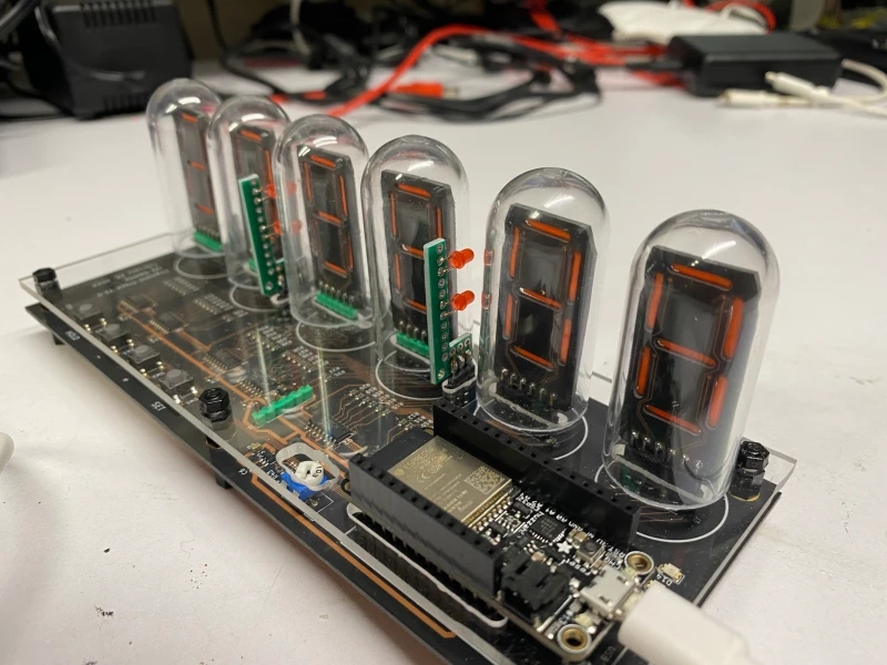 LED Filaments Make a Retro Clock Without Any Retro Parts - PiShop Blog