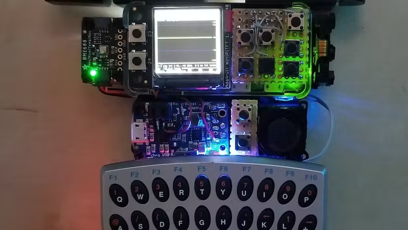 The Mini-Deck Is a Small, Folding Cyberdeck Based on the Raspberry Pi ...